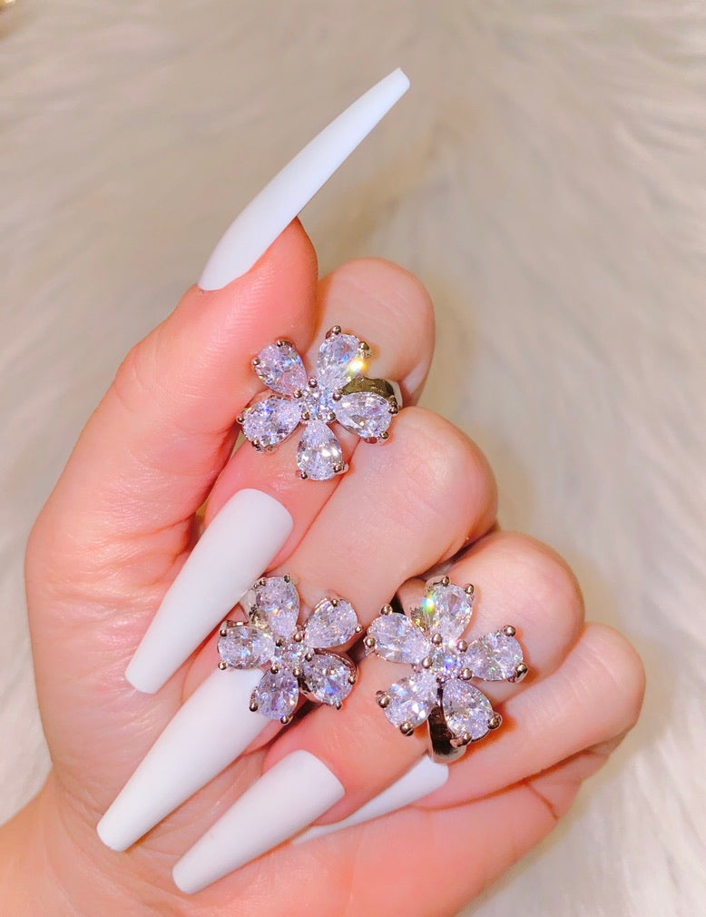 Icy Flower Ring – GoldDipped
